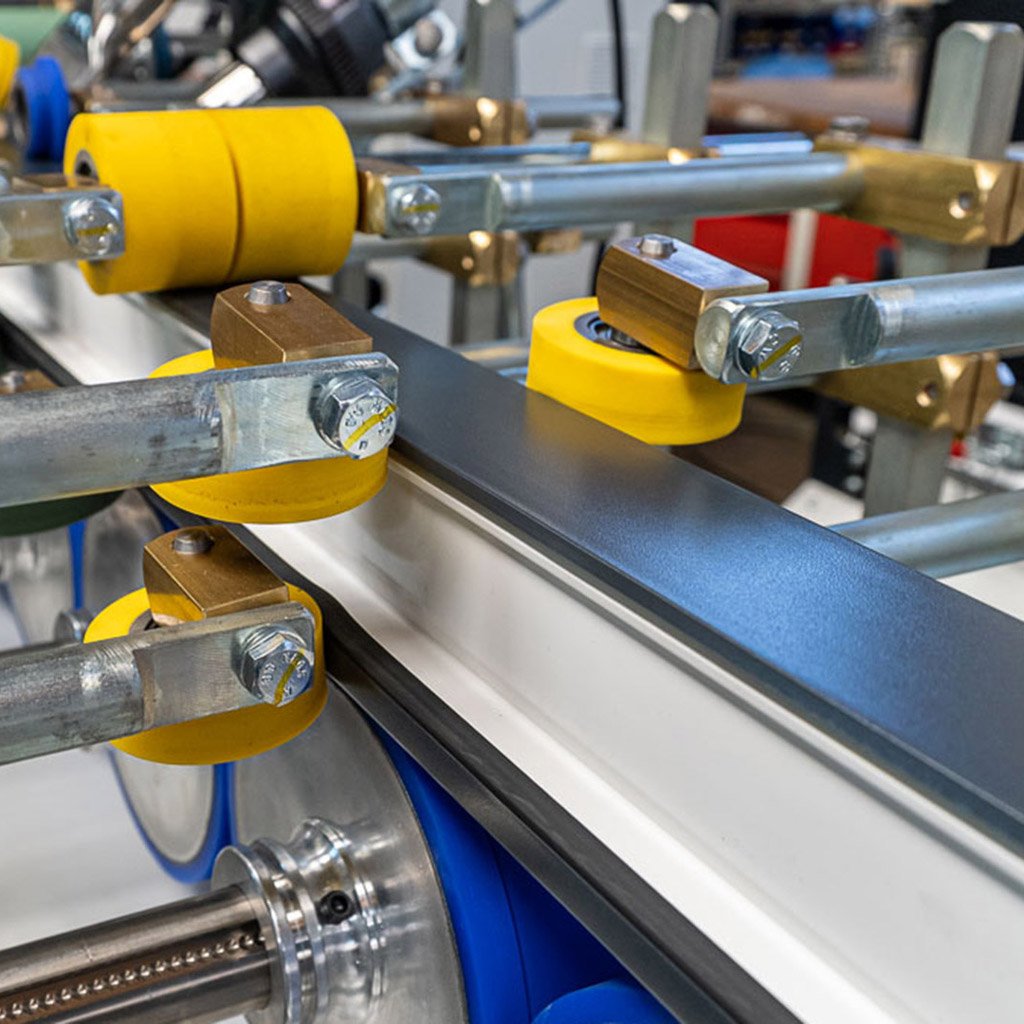 Manufacturer of profile wrapping and laminating lines - Duespohl